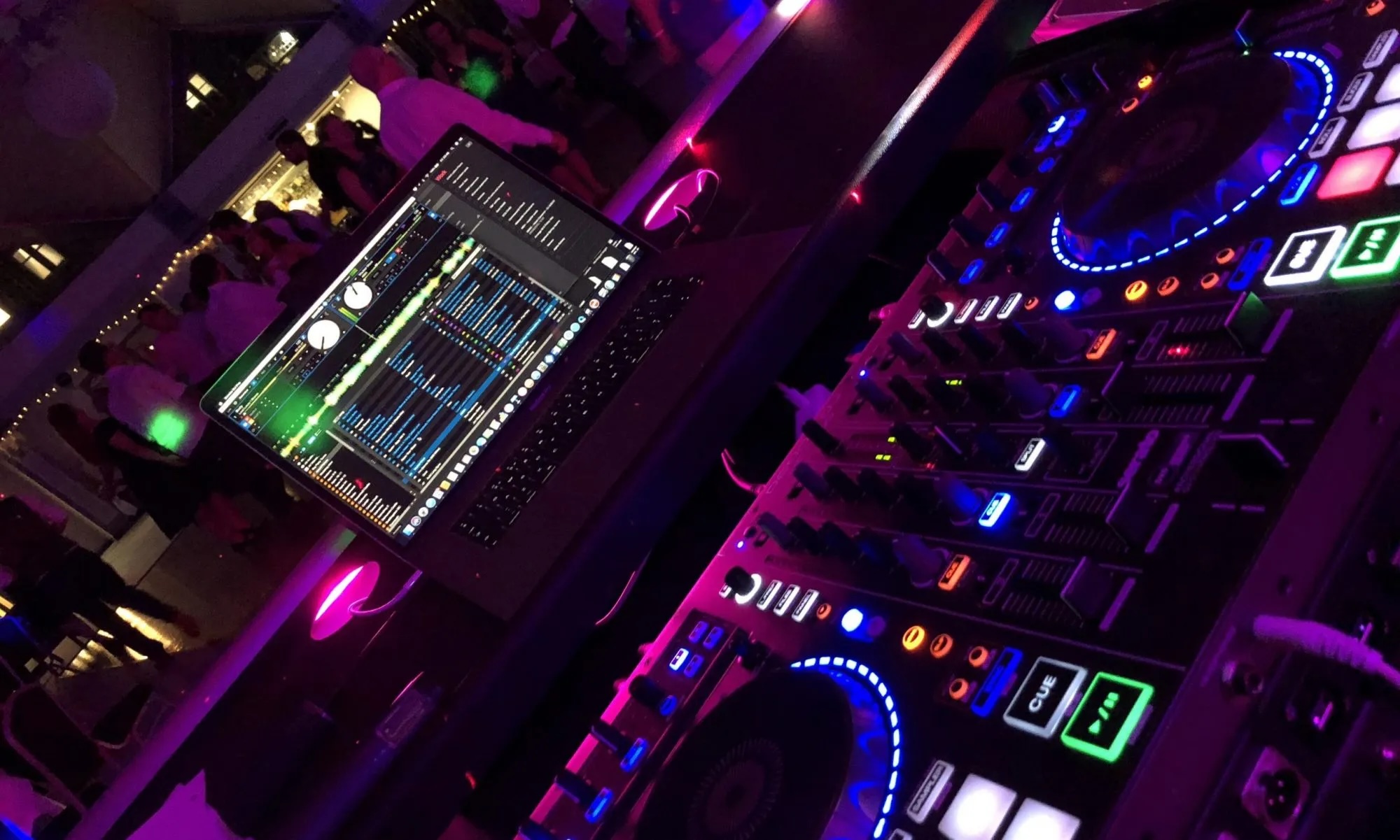 DJ Kit Review – Denon MC7000 Controller – Graeme Barrie Wedding ...